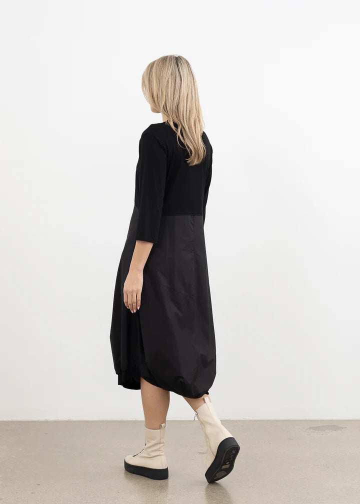 Dynamic Drape Dress 3/4 Sleeve